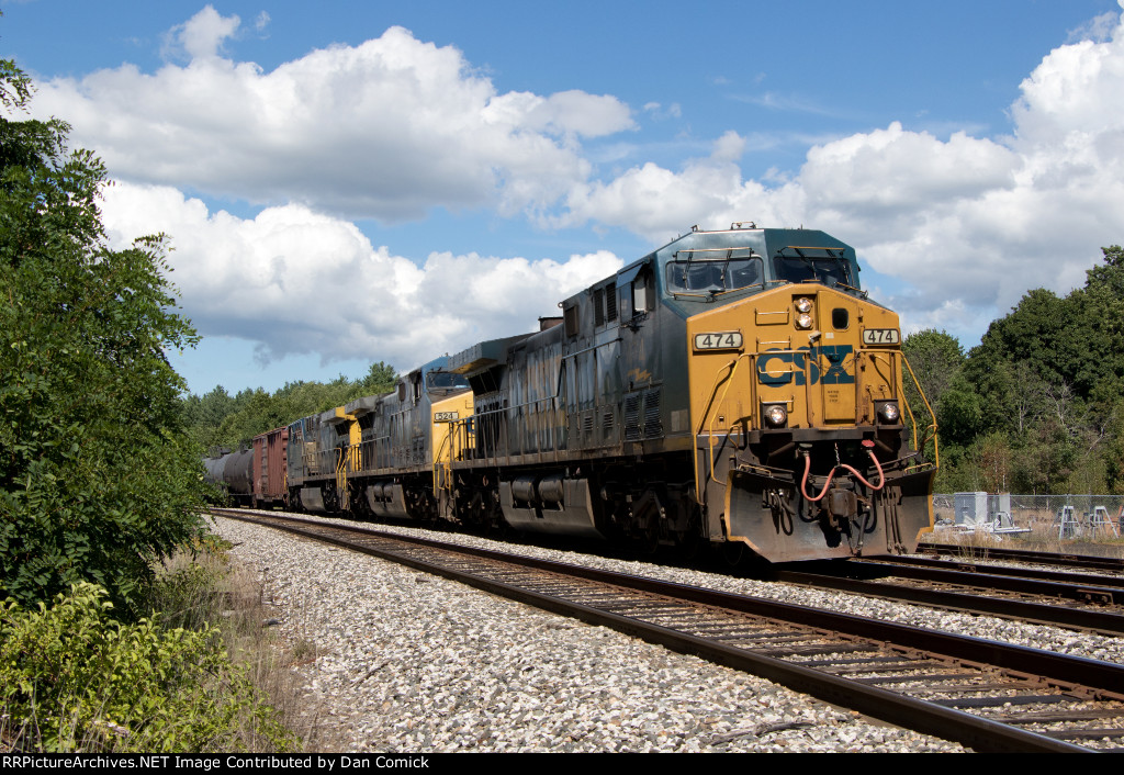 CSXT 474 Leads M427 at Dover Yard